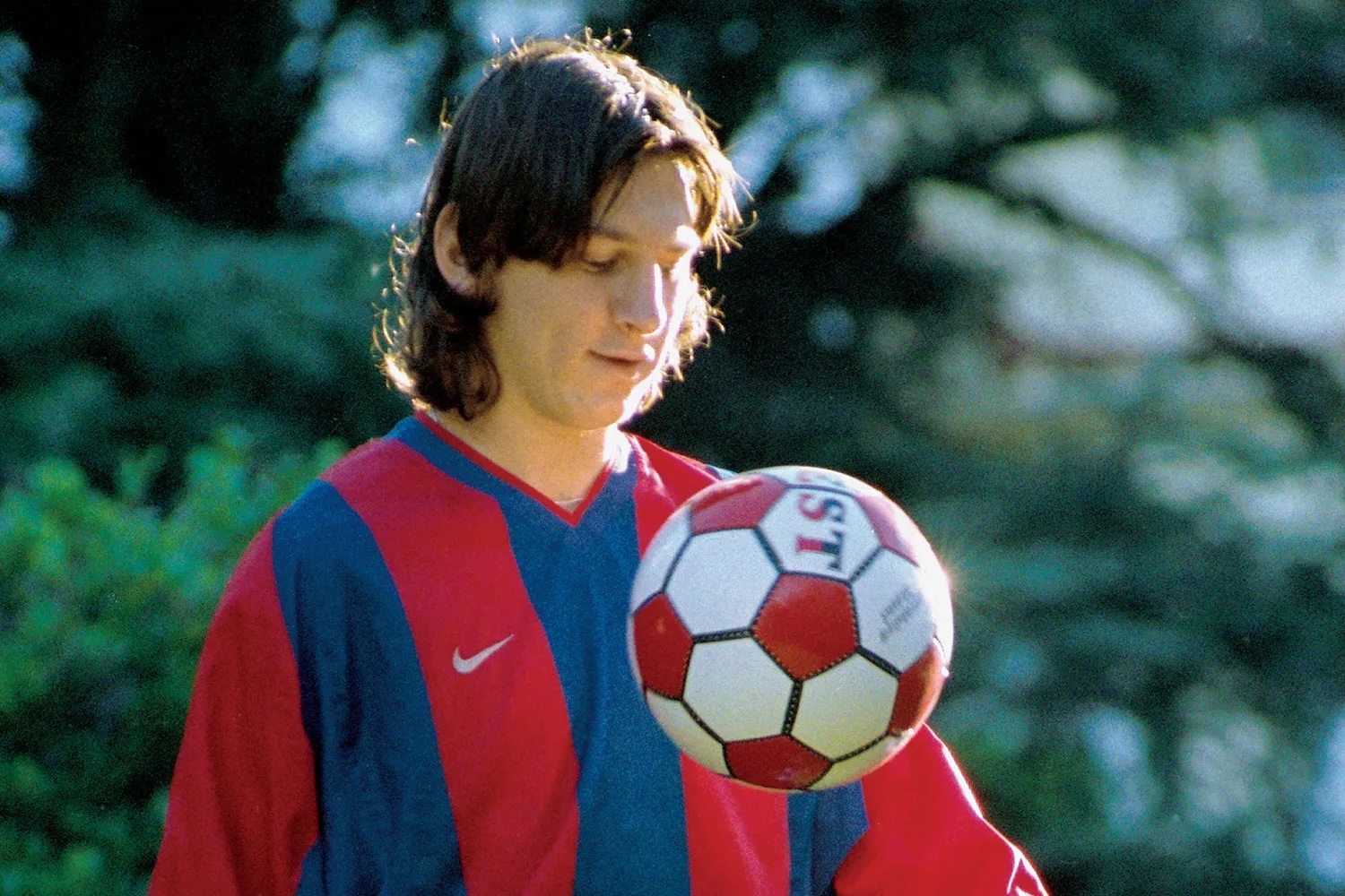 Lionel Messi'nin ilk sözleşmesini imzaladığı peçete satılacak - Medyascope