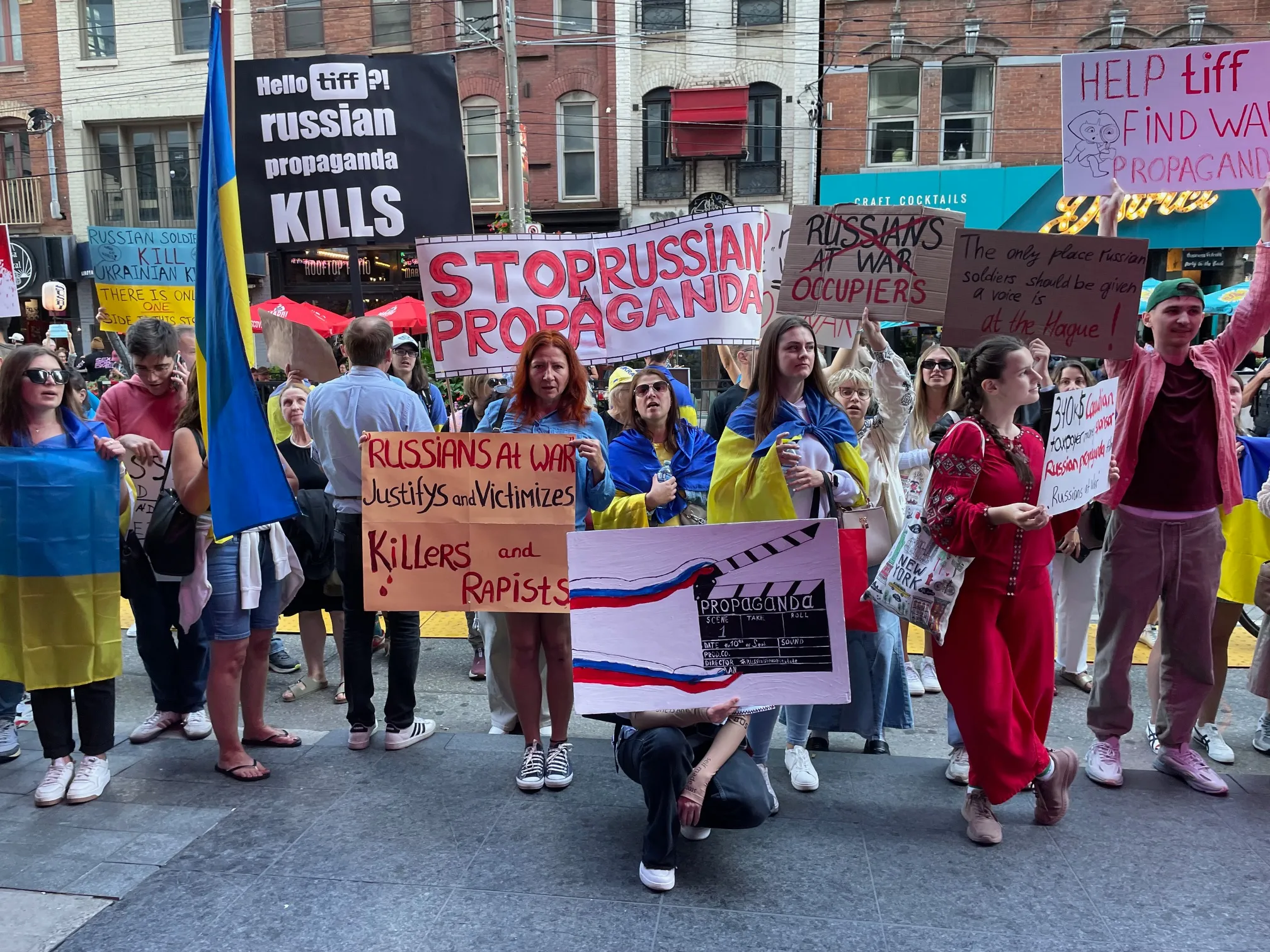 Toronto Film Festivali'ne Rus askerleri belgeseli protestosu