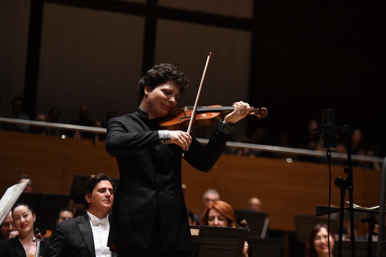 Augustin Hadelich Türkiye'de - Medyascope