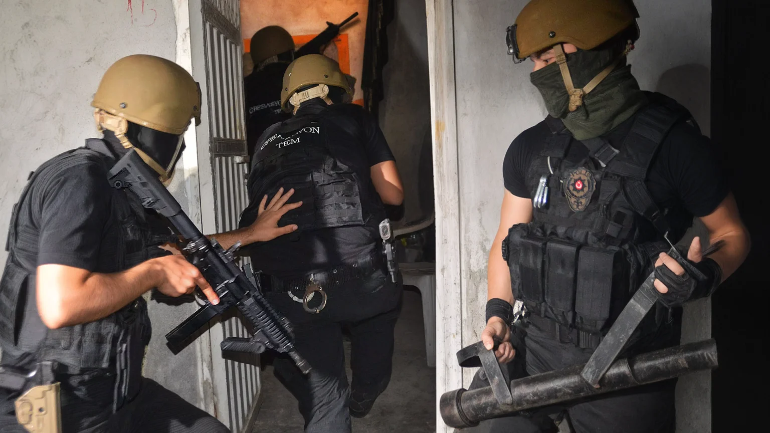 50 journalists artists politicians detained