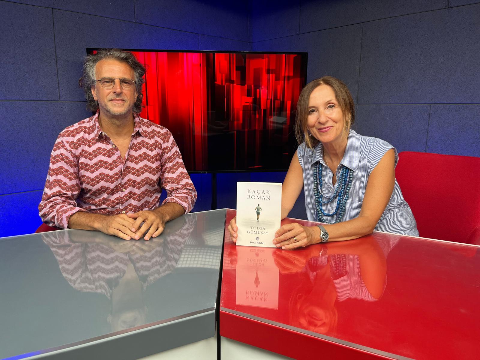 Kaçak Roman kitap analizi | Yazar Tolga Gümüşay anlattı (Video)