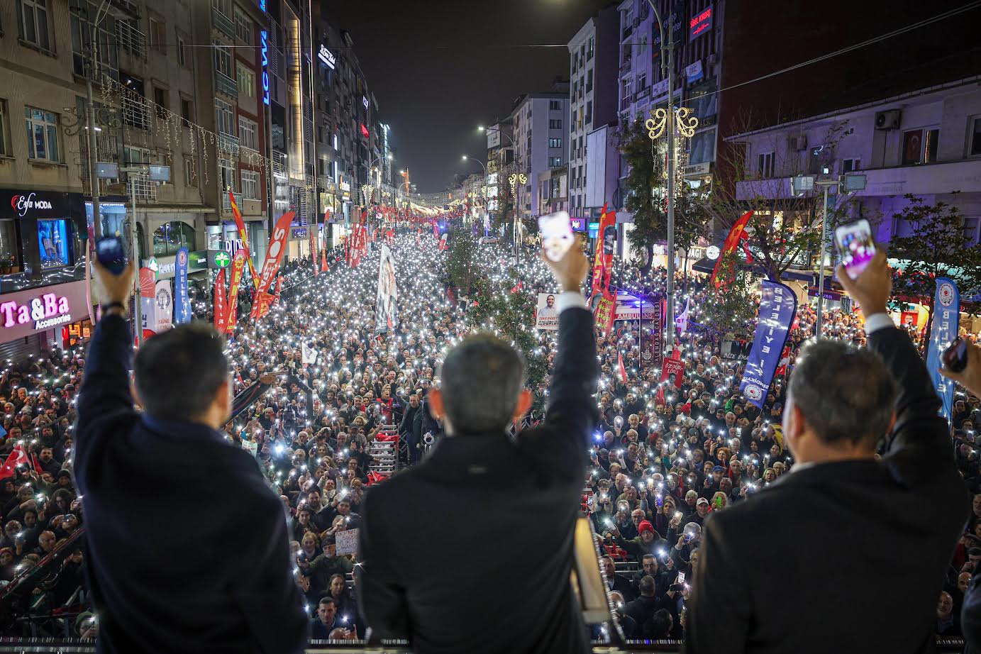 Seda Demiralp ile söyleşi: CHP öfkeyi dönüştürebilecek mi? (Video)