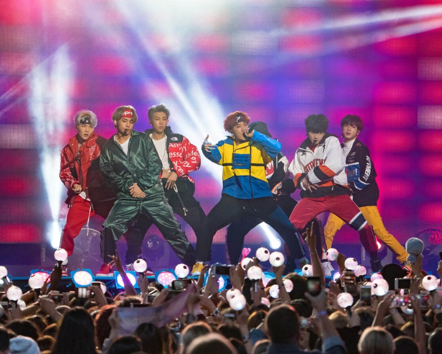BTS dünya turnesi: Türkiye'ye gelecekler mi? - Medyascope